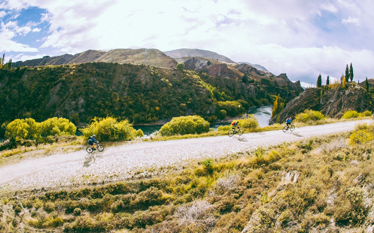 Fluker forces elite pace as hundreds enjoy Queenstown bike t